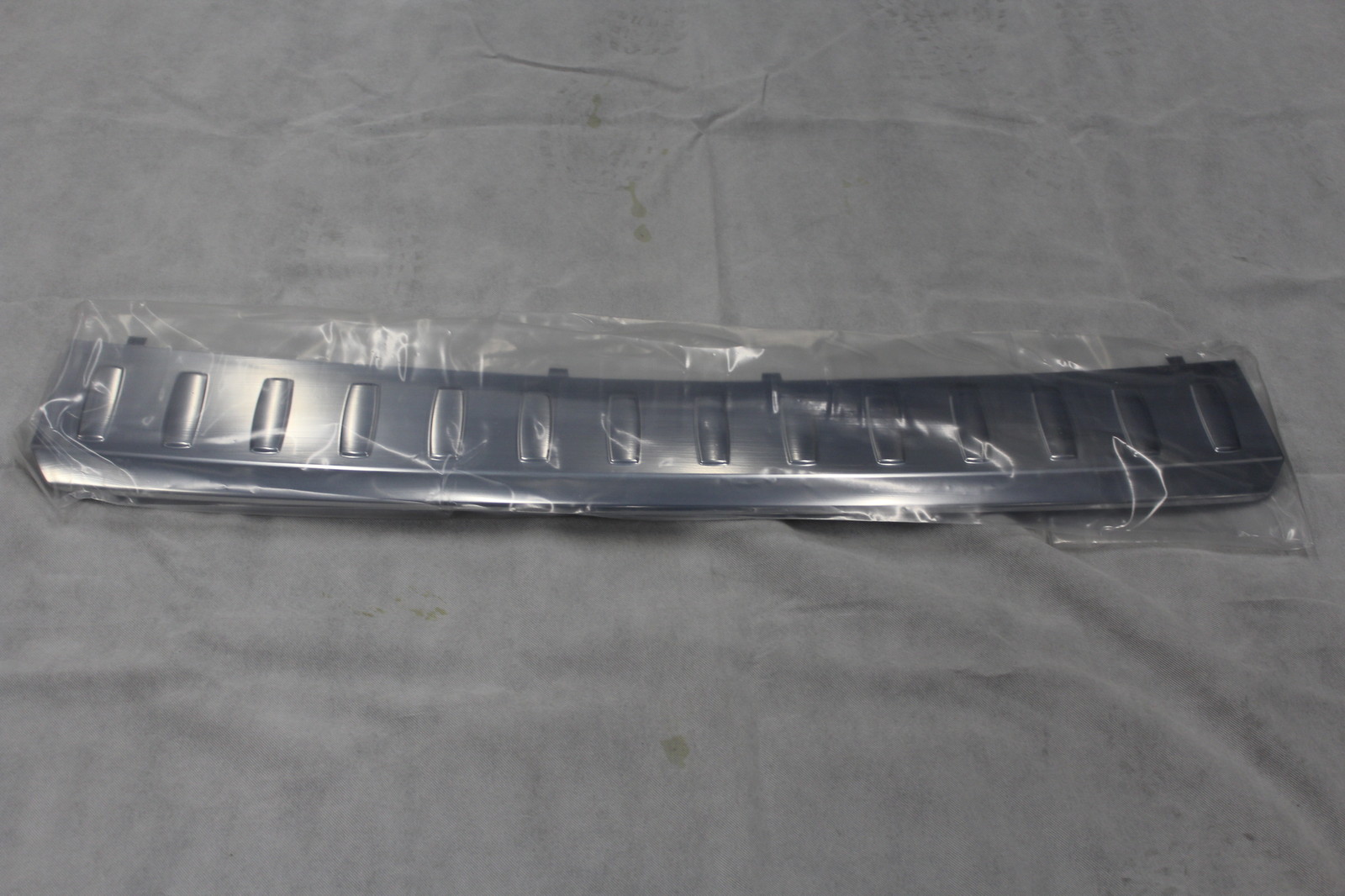 NEW Genuine Mercedes-Benz W166 ML Rear Bumper Silver Load Plate Trim ...