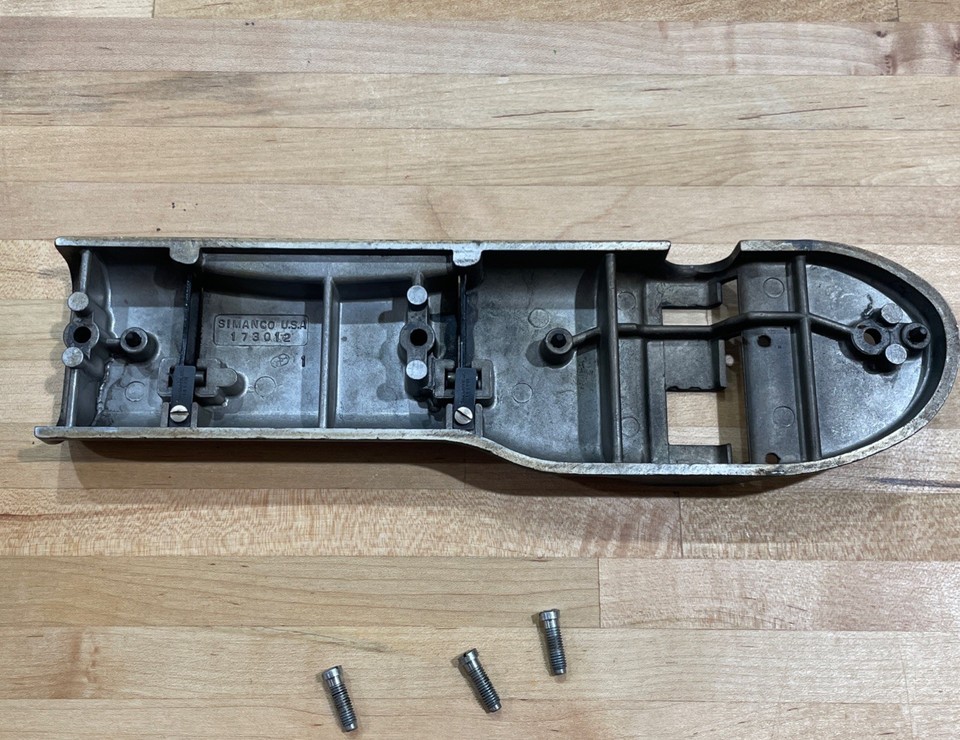 Singer Sewing Machine Replacement Part 319W Black Top Cover & Screws | eBay