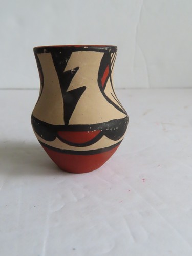 Vintage Southwest Native American Hand Made Miniature Clay Pot Signed ...