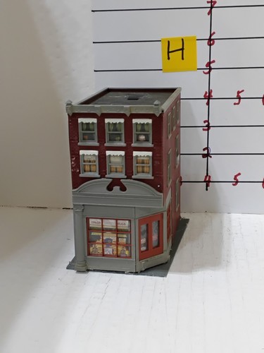HO SCALE 3 STORY CORNER BUILDING H 129 | eBay