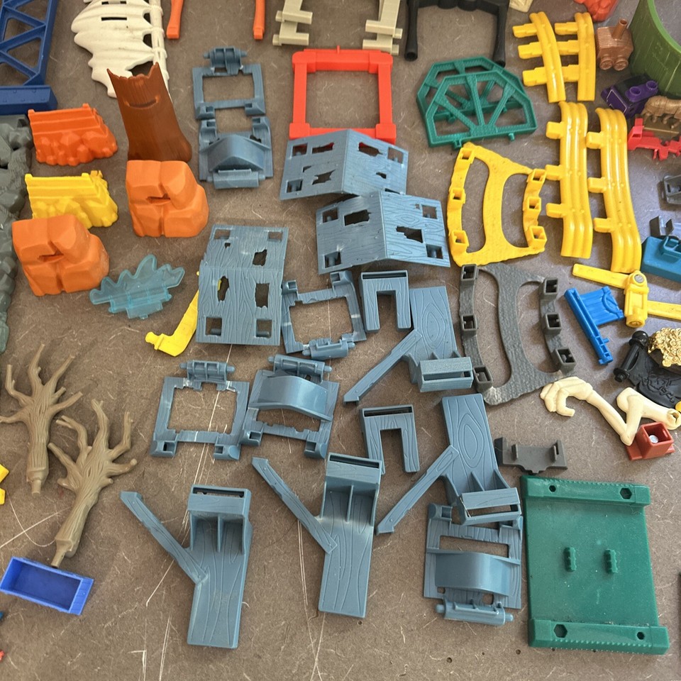 Thomas The Train Tracks Gullane Lot Track Buildings Bridges Pieces And ...