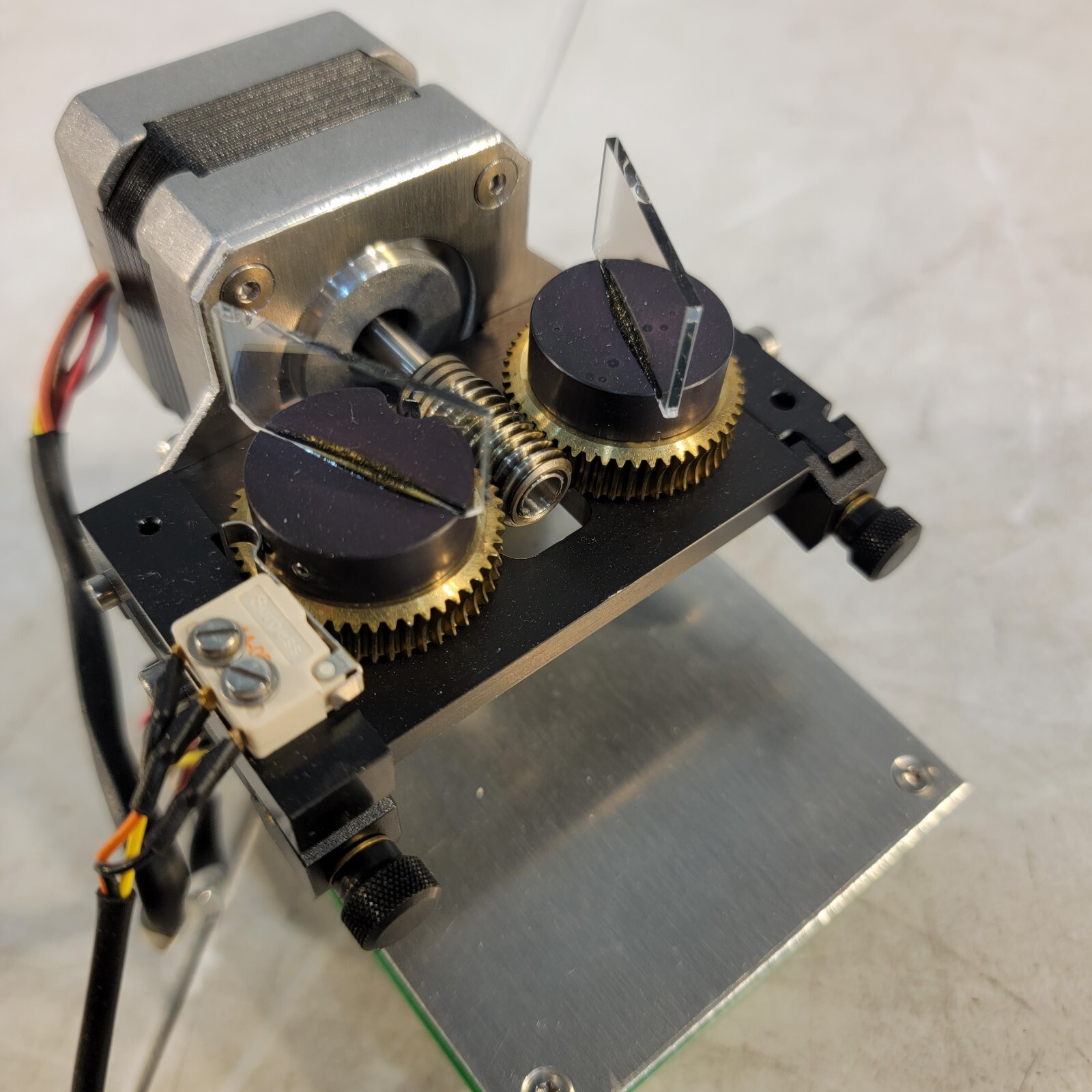 Bruker 26651.00684 Symmetrical Mirror Optical Stepper Assy Mass ...