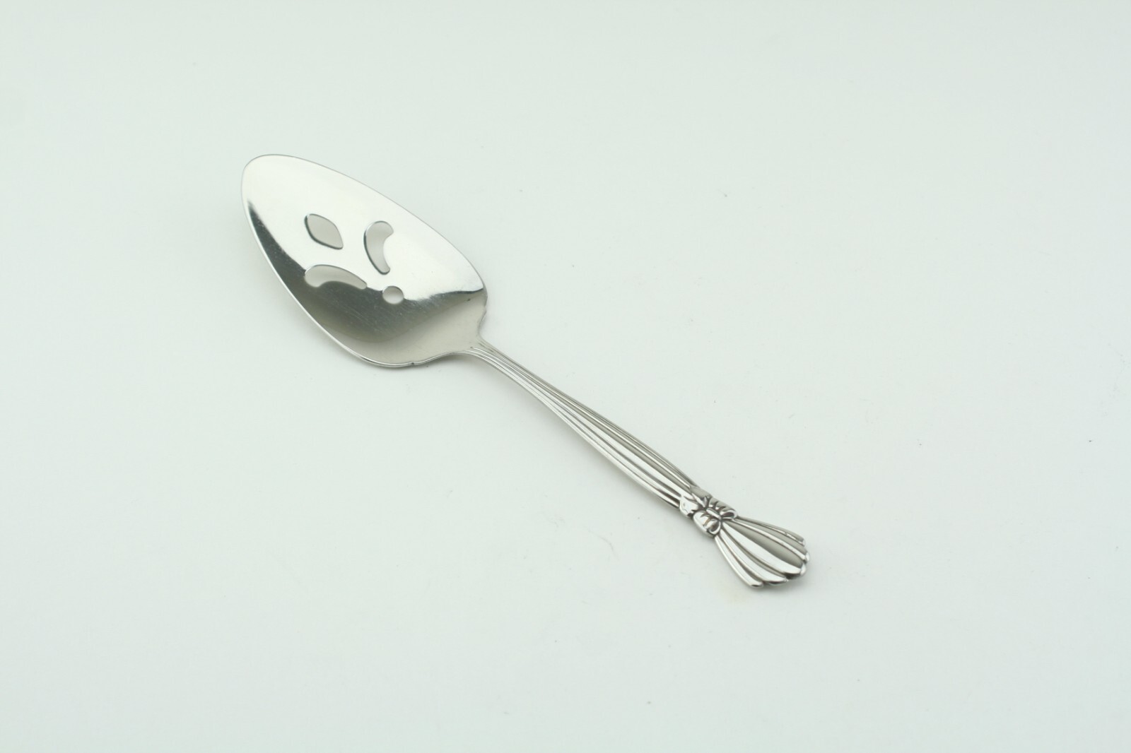 Oneida ALEXIS Deluxe Stainless Glossy Bow Silverware Flatware Your ...