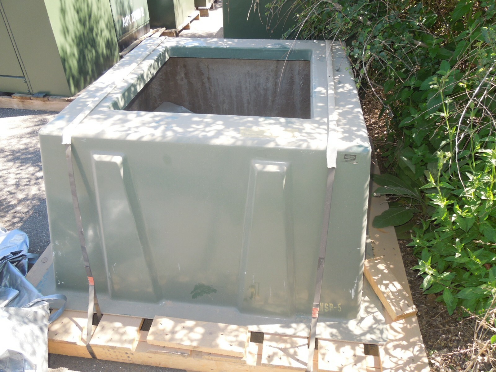 Hubbell Box Pad Base for Padmount Transformers 24"H; 24.25" x 24.25 ...