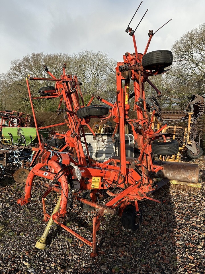 Kuhn Tedder 3 Point Linkage Hay Turner,8 Rotar, Hydaulic Folding ...