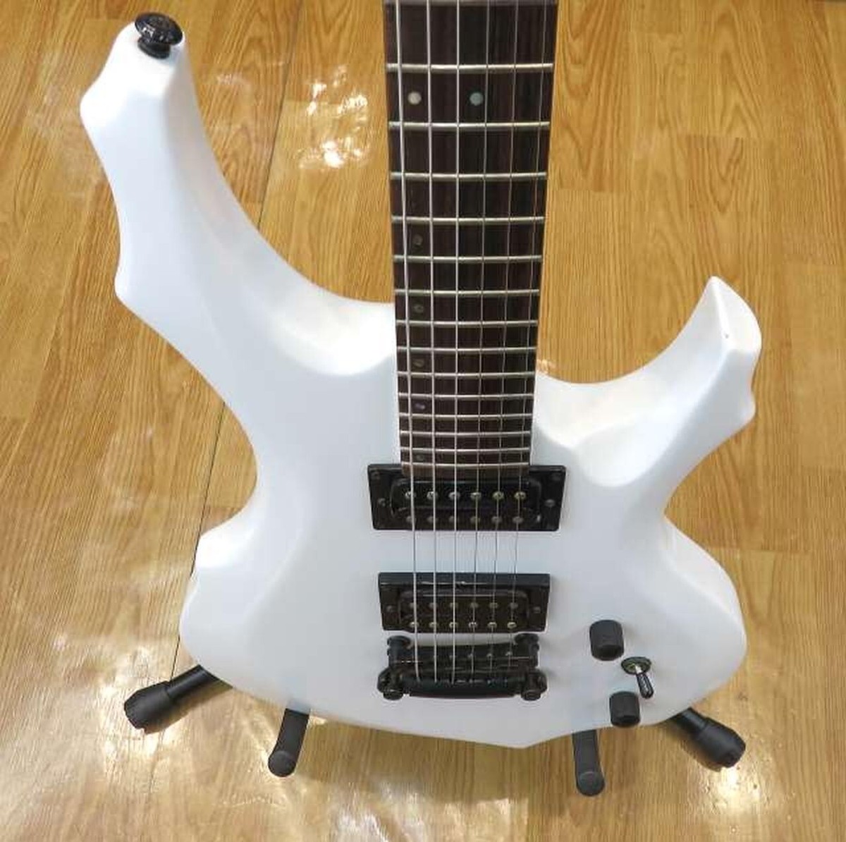 Grass Roots G-FR-56G Forest White Electric Guitar w/ Gig Bag Grass Roots G-FR-56G Forest White Electric Guitar w/ Gig Bag