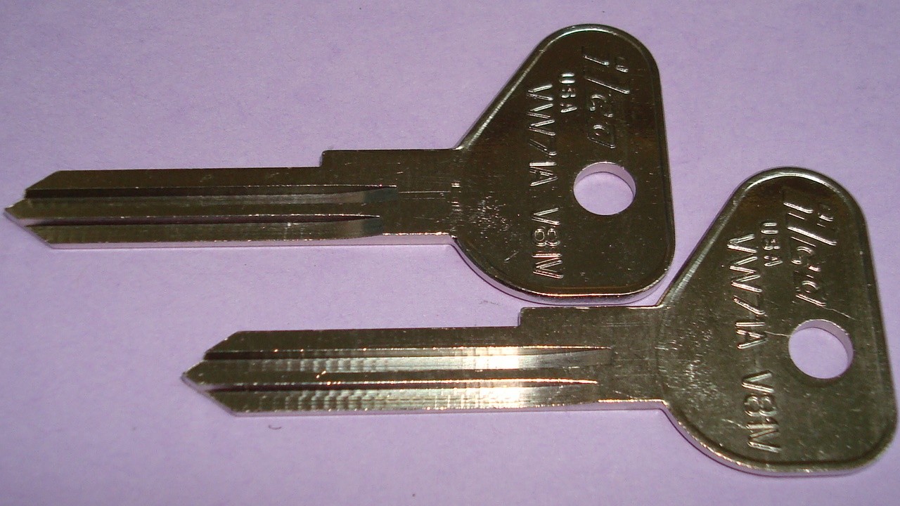 VW71A V81W VW BUS TRANSPORTER 2 KEY BLANKS 1971 1972 1973 1974 1975 ...