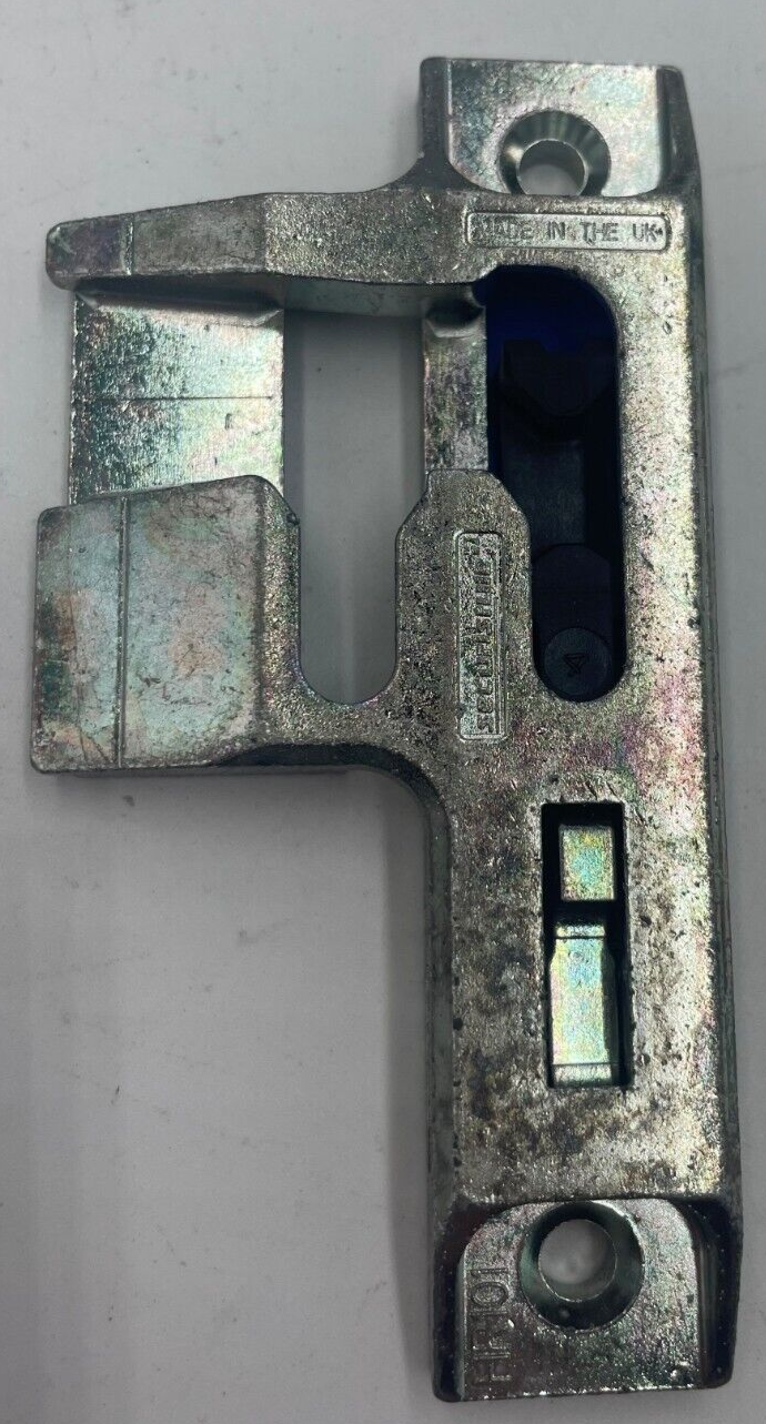 Securistyle HR101 Defender UPVC Espag Lock Window Keep Striker Plate ...