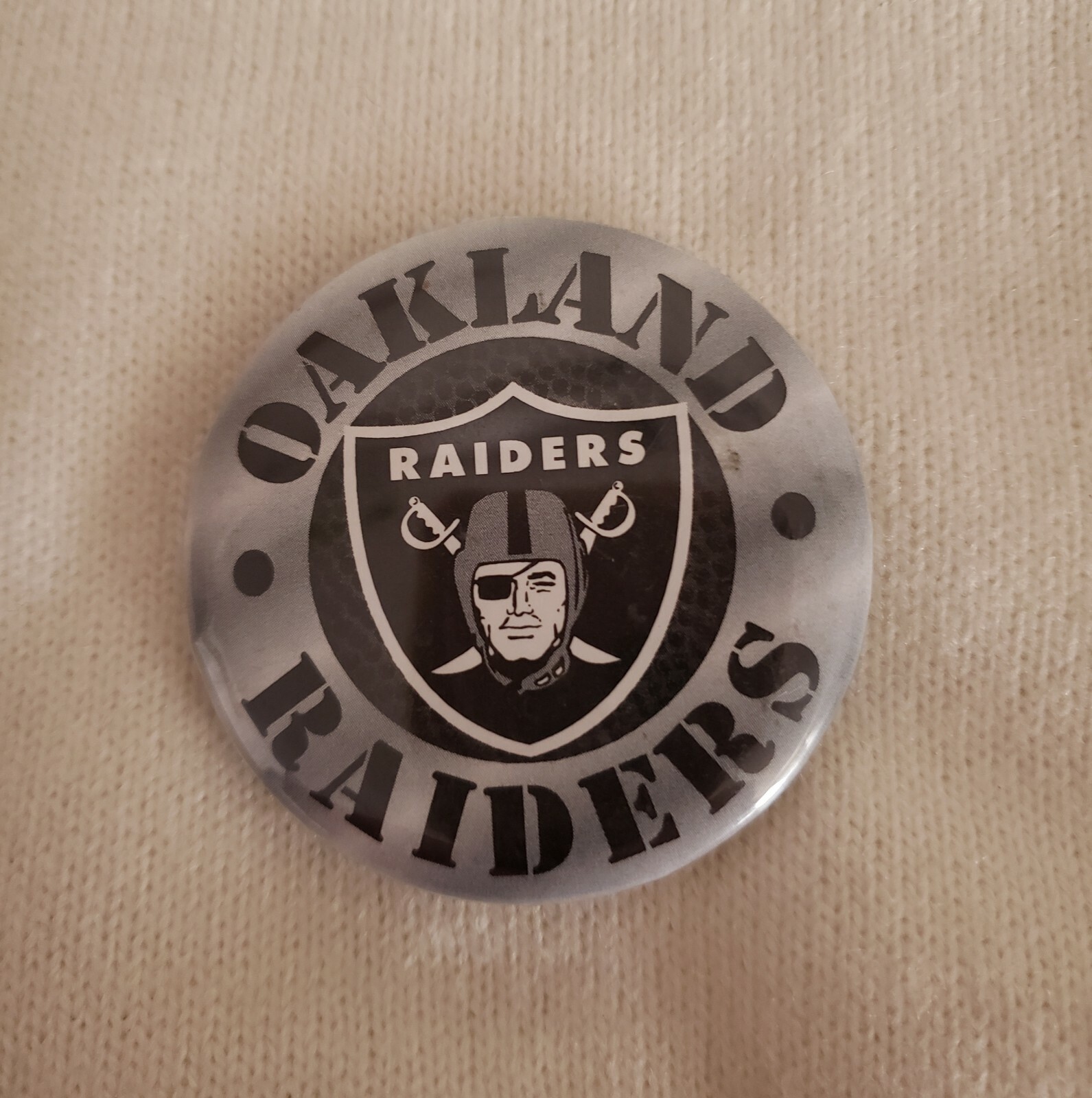 4 NFL Various Oakland Raiders Pinback Pin Buttons 2 inch Marked ...