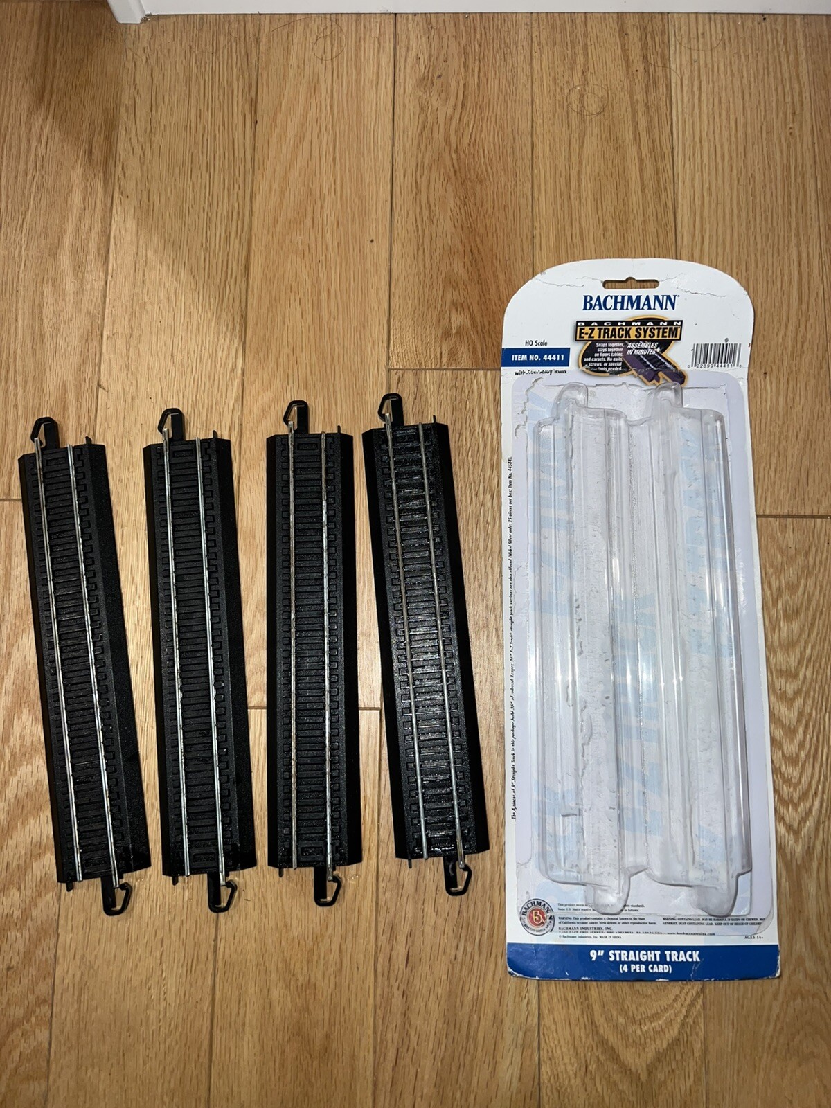Bachmann 9’’ Straight Track E-Z Track System #44411 | eBay