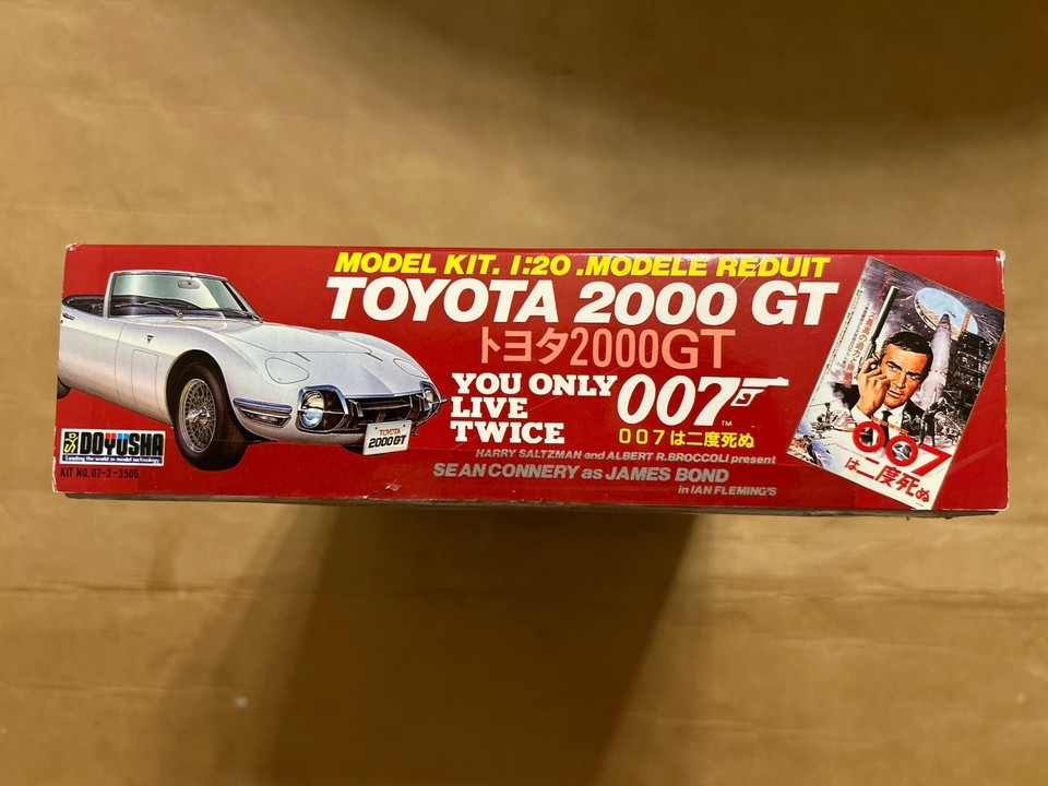 Doyusha 1/20 TOYOTA 2000GT 007 with James Bond & Girl figures - New in ...