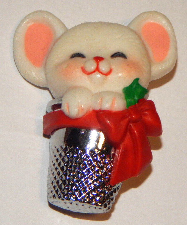 1984 HALLMARK CHRISTMAS MOUSE IN THIMBLE PIN | eBay