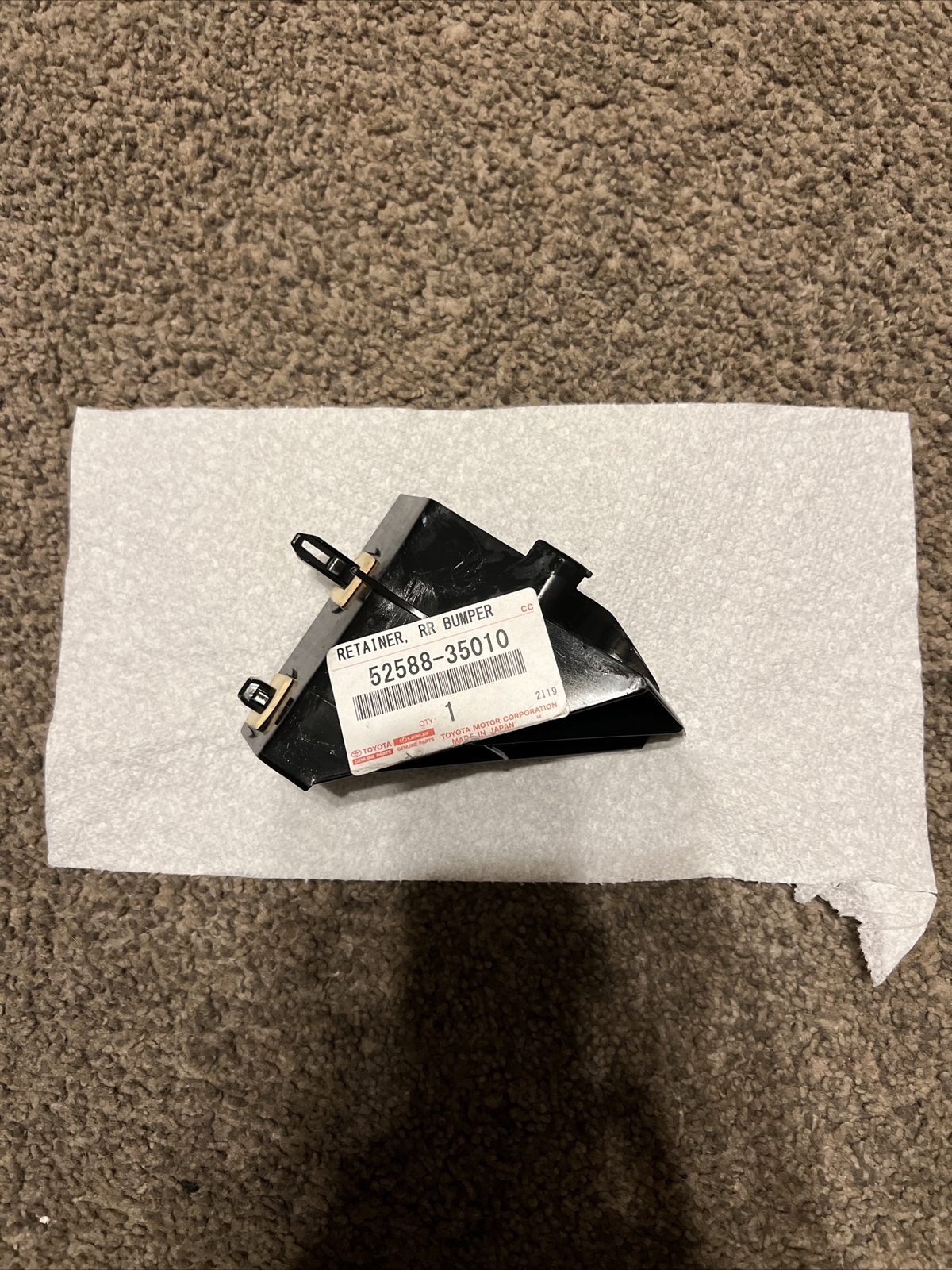 TOYOTA GENUINE OEM 52588-35010 RETAINER REAR BUMPER END LH 5258835010 ...