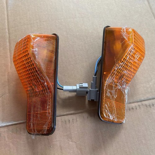 Both side Signal Marker Lights LH+RH For Nissan UD 1800 2000 2300 2600 ...