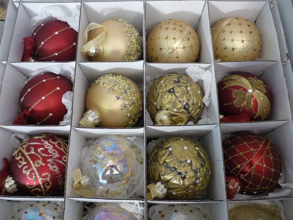 Frontgate Christmas Ornaments Burgundy And Gold - 59 Ornaments | eBay