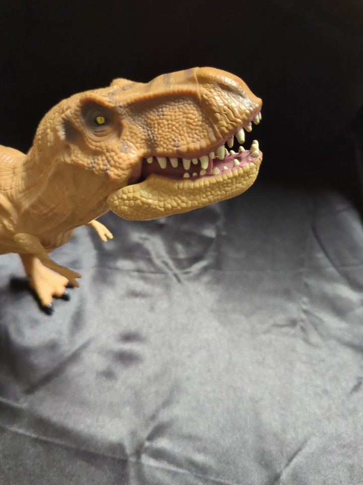 Jurassic World Giant Chomping T-Rex Jurassic Park 2015 Hasbro Action ...