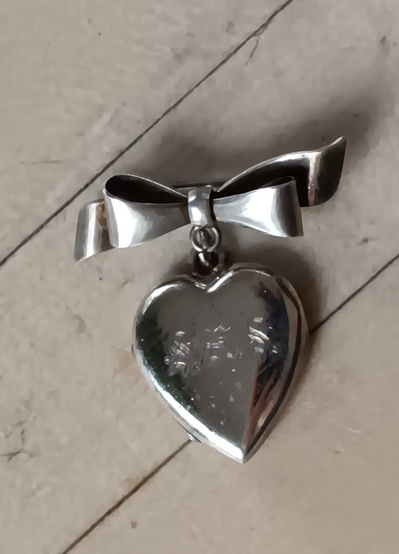 Vintage 1930s Heart Picture Locket Pin Brooch Sterlin… - Gem