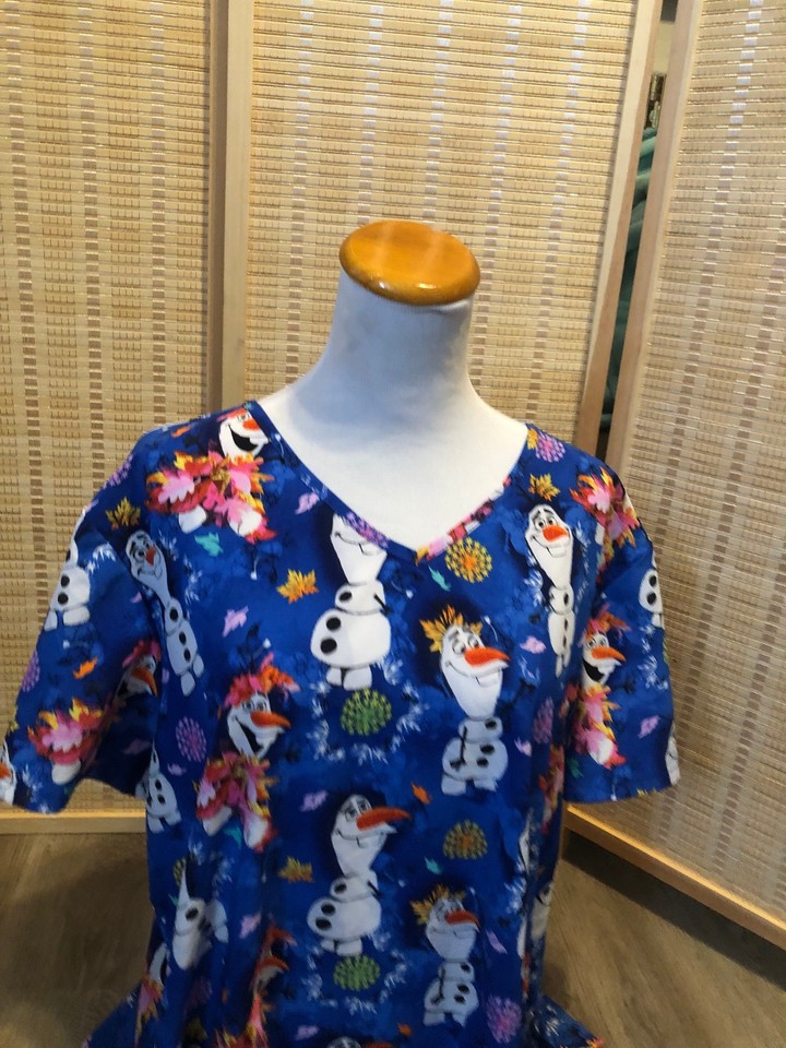 Thanksgiving Scrubs Top Cartoon Fall Themed with Leaves Olaf Frozen 2XL ...