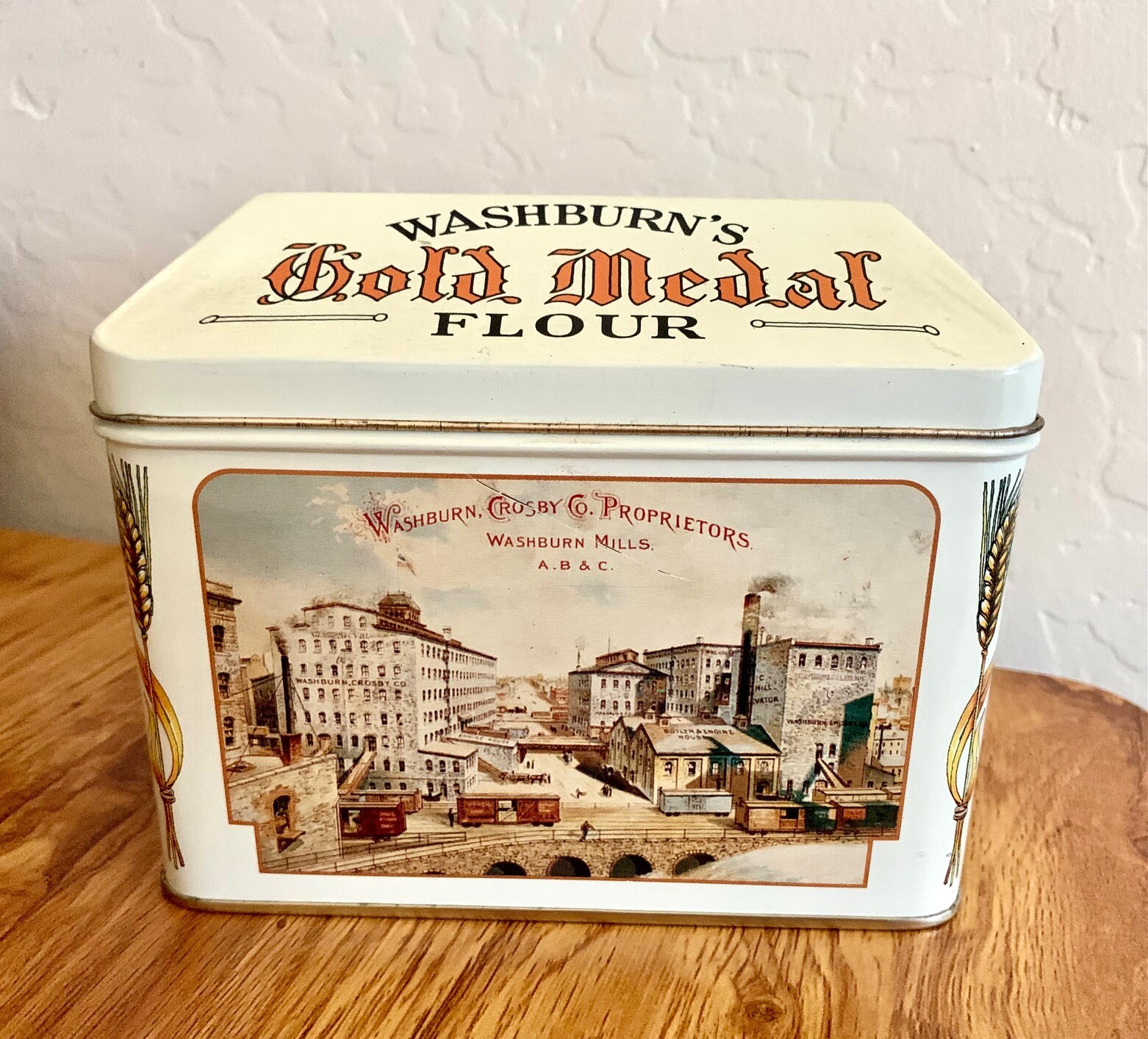 Vintage SUNDARA Washburn GOLD MEDAL Flour RECIPE BOX Tin FARMHOUSE w ...