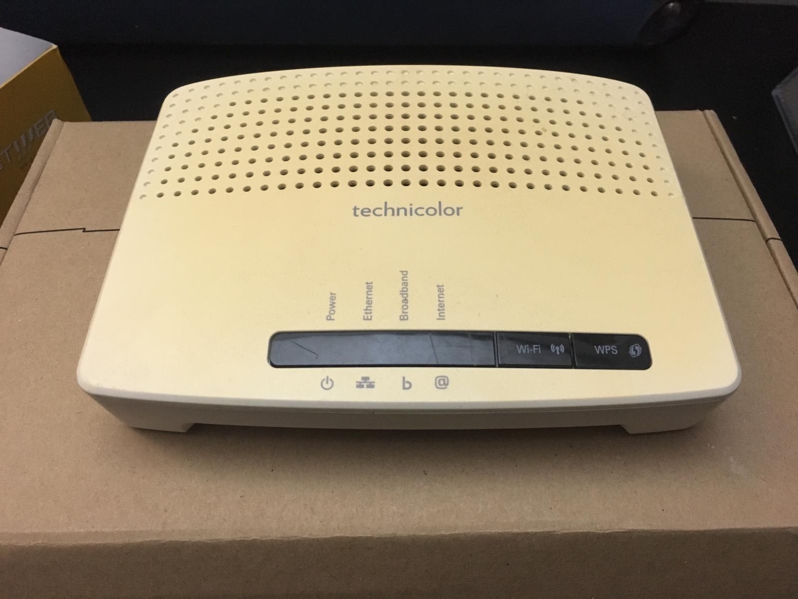 FASTWEB TECHNICOLOR TG582N - MODEM ROUTER ADSL - ANTENNE INTEGRATE | eBay