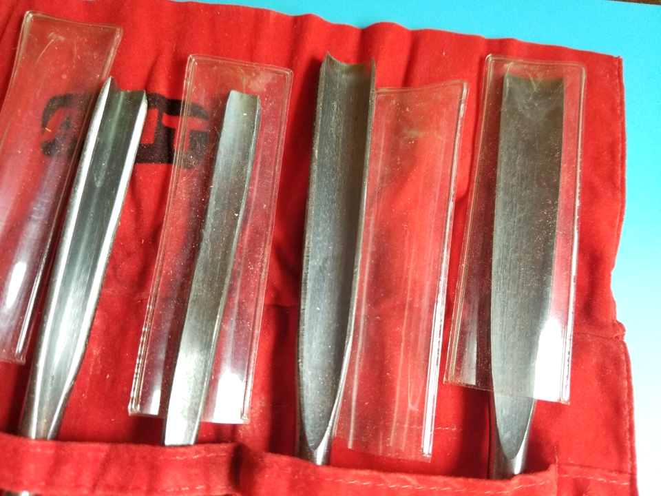 AMT 6 Pc Wood Carving Hand Chisel / Gouge Set in Red Roll Set Of 6 ...