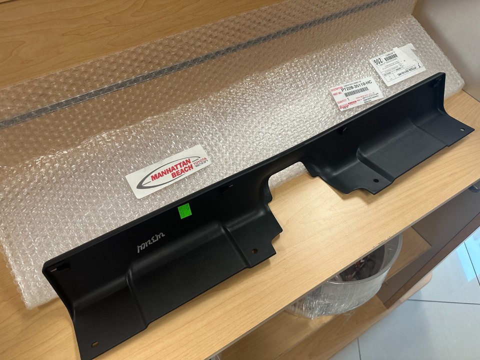 07-14 FJ CRUISER TOW HITCH BUMPER COVER PT228-35110-HC GENUINE TOYOTA ...