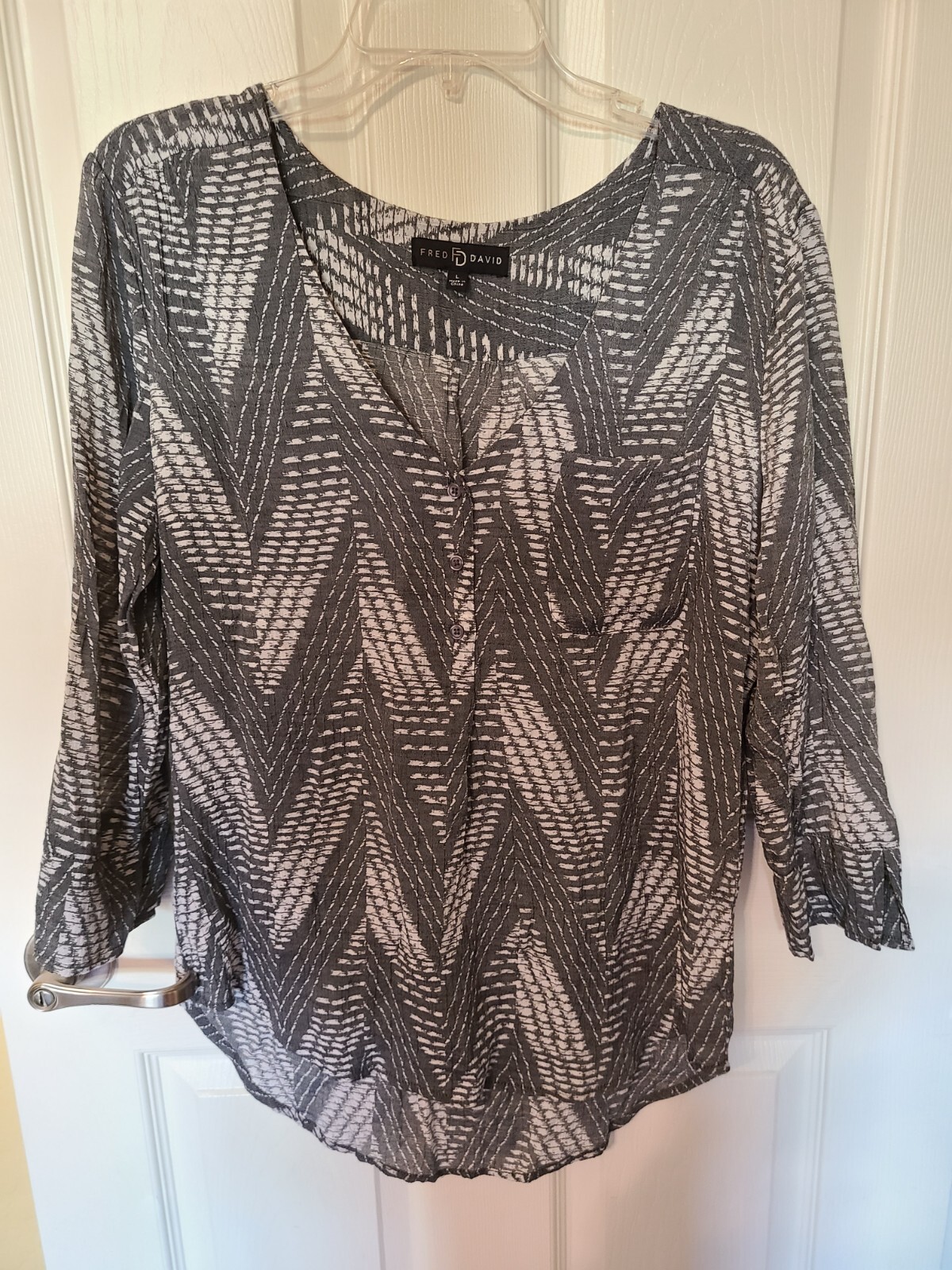 Fred & David Charcoal/White Chevron Blouse - SZ. L - Gem