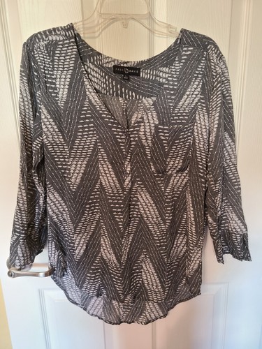 Fred & David Charcoal/White Chevron Blouse - SZ. L - Gem