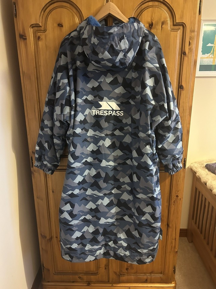 TRESPASS Blue Camo Adult Waterproof Dry Robe / Changing Size S One Wear ...