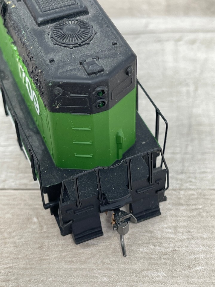 HO Scale Walthers Trainline Locomotive 931-101 Burlington Northern GP9M ...