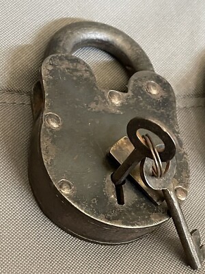 Antique Style 5'' Padlock Iron Lock and Key Old Vintage Antique padlock ...