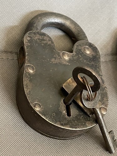 Antique Style 5'' Padlock Iron Lock and Key Old Vintage Antique padlock ...