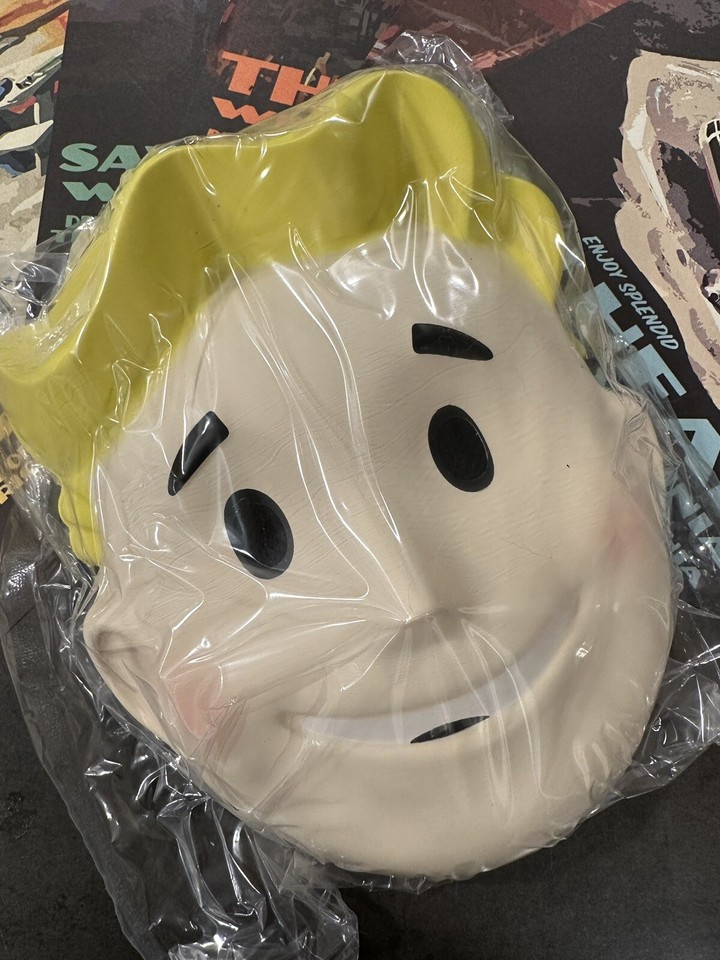 Lot of 6 FALLOUT 76 Promotional Posters 2018 & VAULT BOY MASK NEW ...