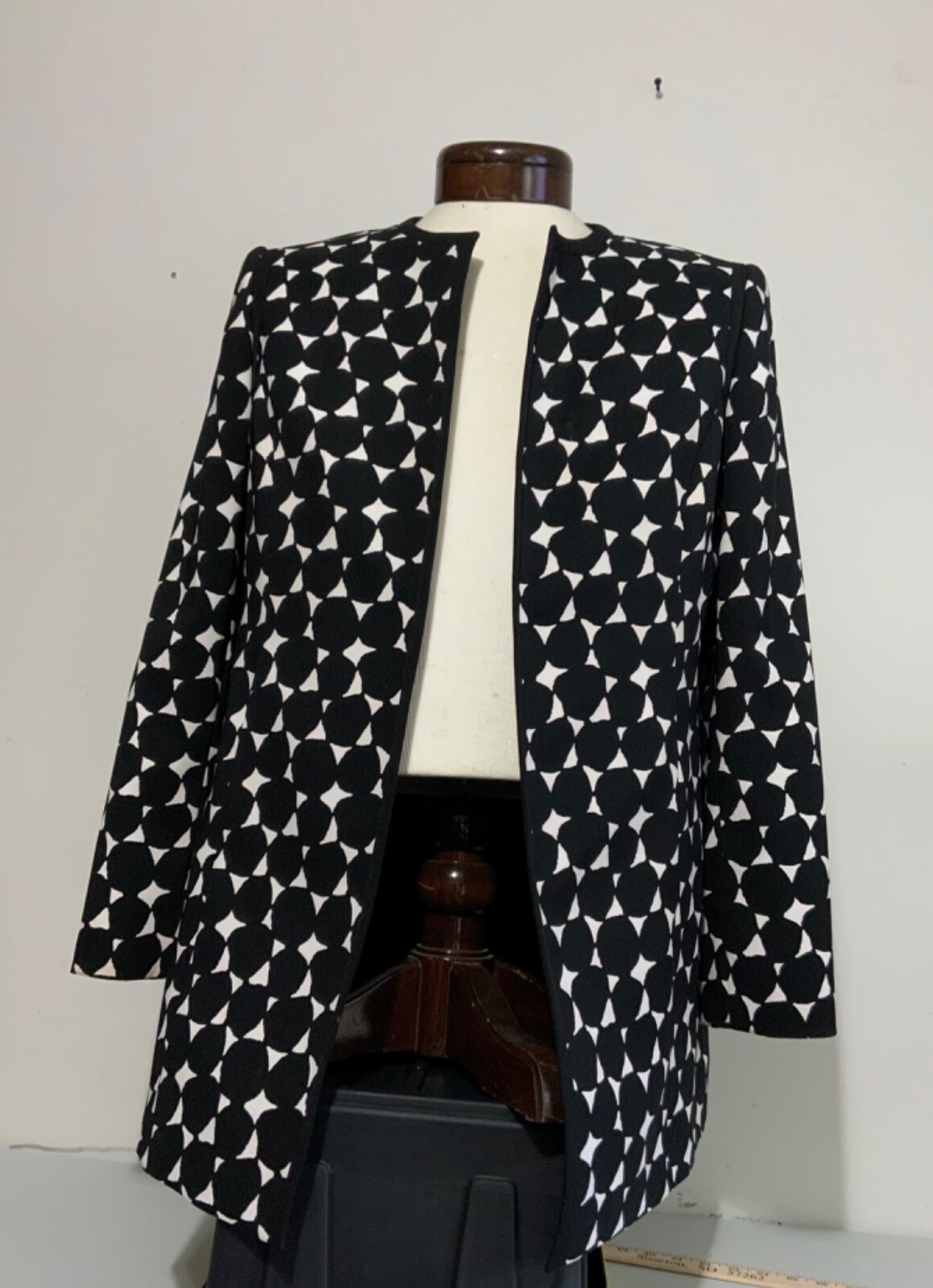 KASPER BRAND WOMANS BLACK GEOMETRIC PRINT LONG OPEN F… - Gem