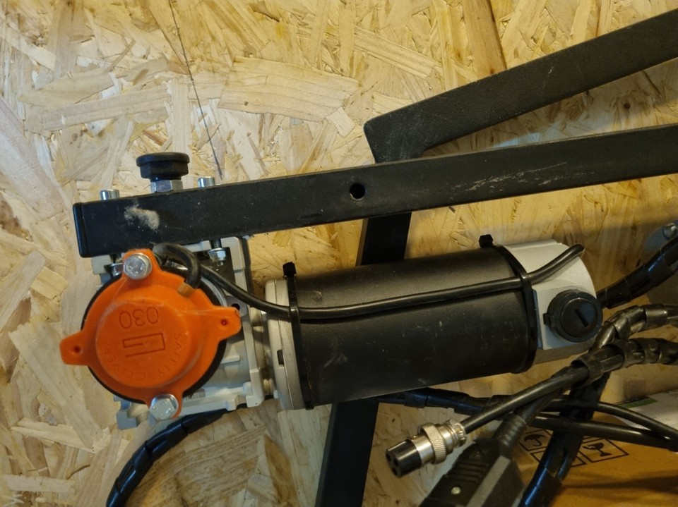 DOF Reality 6DOF Motion Platform (H6) – 6 Motors + 2x Control Boxes ...