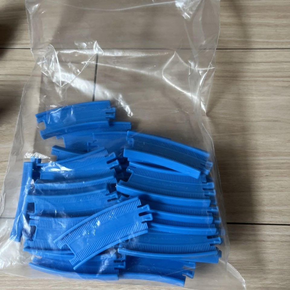 Thomas the Tank Engine item lot of 25 Thomas Percy Rail Capsule Plarail ...