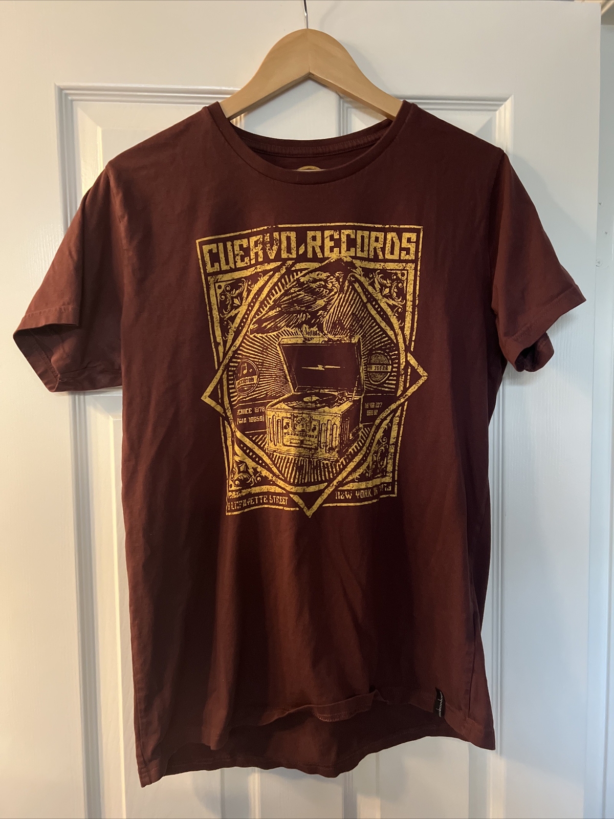 OFFICIAL VINTAGE CUERVO RECORDS LABEL TSHIRT - XL / W… - Gem