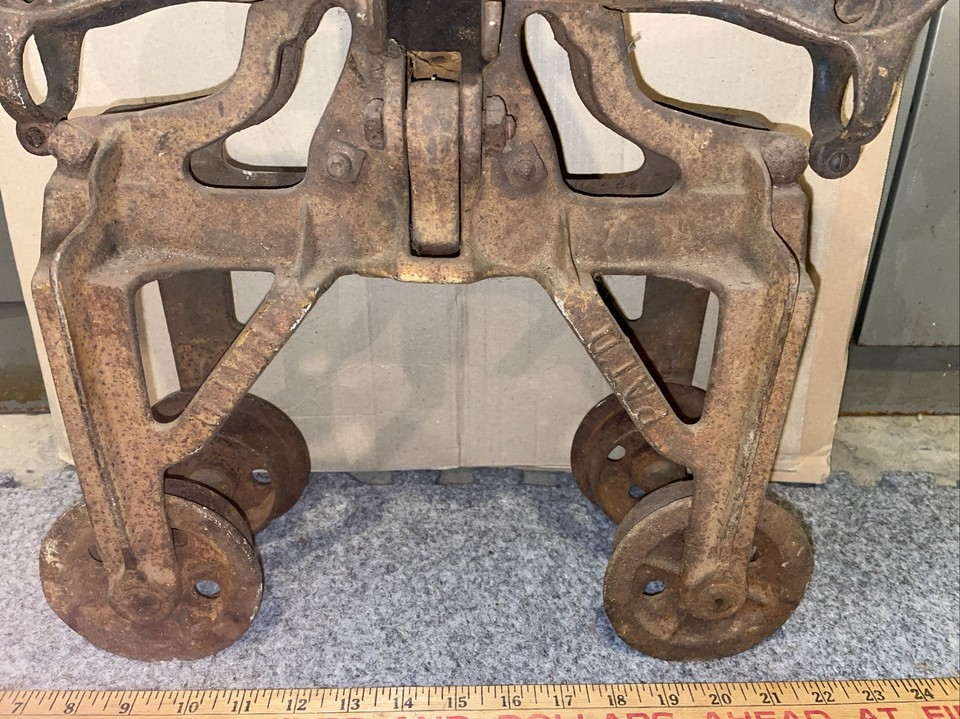 MASSIVE LARGE ANTIQUE LEADER SWIVEL CARRIER TROLLEY PULLEY BARN HAY ...