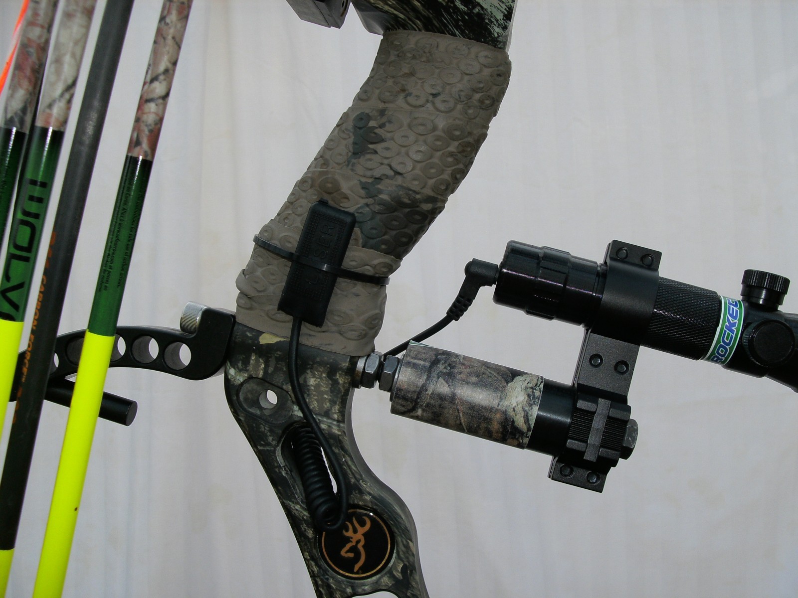 GREEN laser bow sight, Mathews, Hoyt, Browning, PSE, any bow with ...