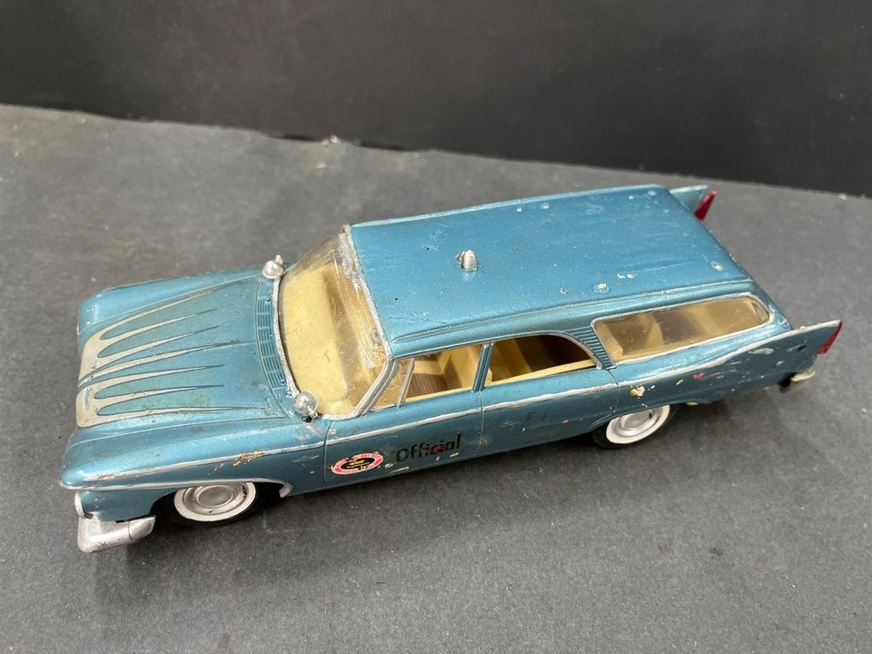 C2 Johan 1960 Plymouth Station Wagon built model Car Vintage 1/25 McM ...