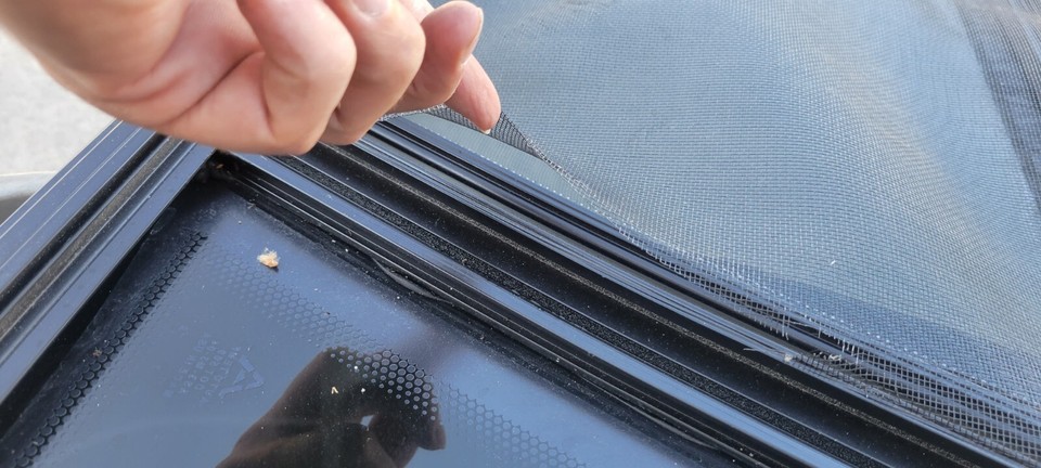 ARE CAMPER SHELL SIDE WINDOW GLASS OEM FACTORY LH DRIVER SIDE 86" 1/2 ...