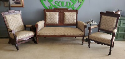 1800-1899 - Antique Victorian Parlor Set