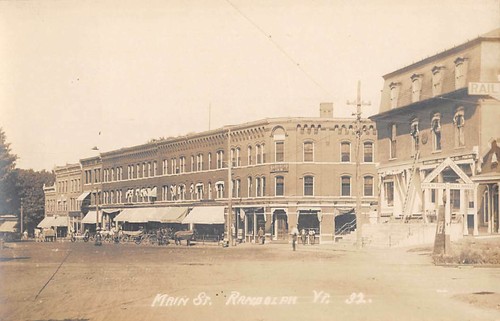 RANDOLPH, VT ~ MAIN STREET, STORES, PEOPLE, WAGONS, REAL PHOTO PC ~ c ...