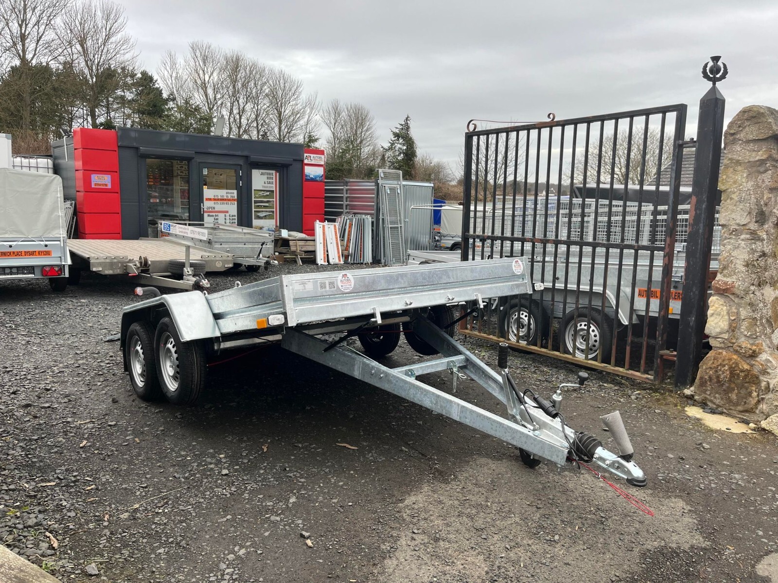 NEW 10 X 5.6 TWIN AXLE QUAD/LAWN MOWER /BIKE TRAILER 1500KG MAM | eBay