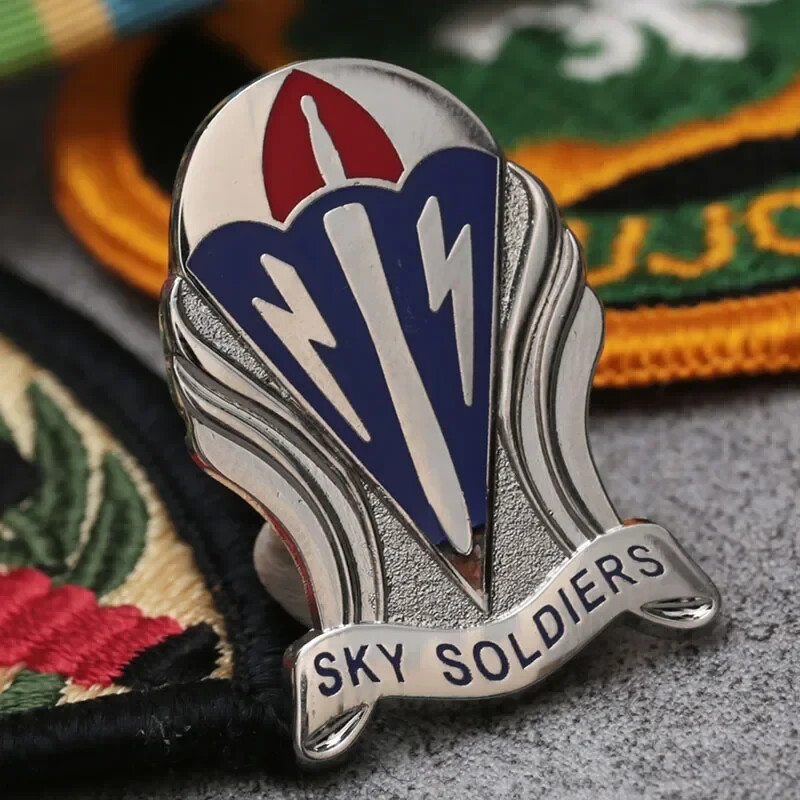 173rd Airborne Brigade Combat Team Army Unit Crest Sky Soldiers Badge ...