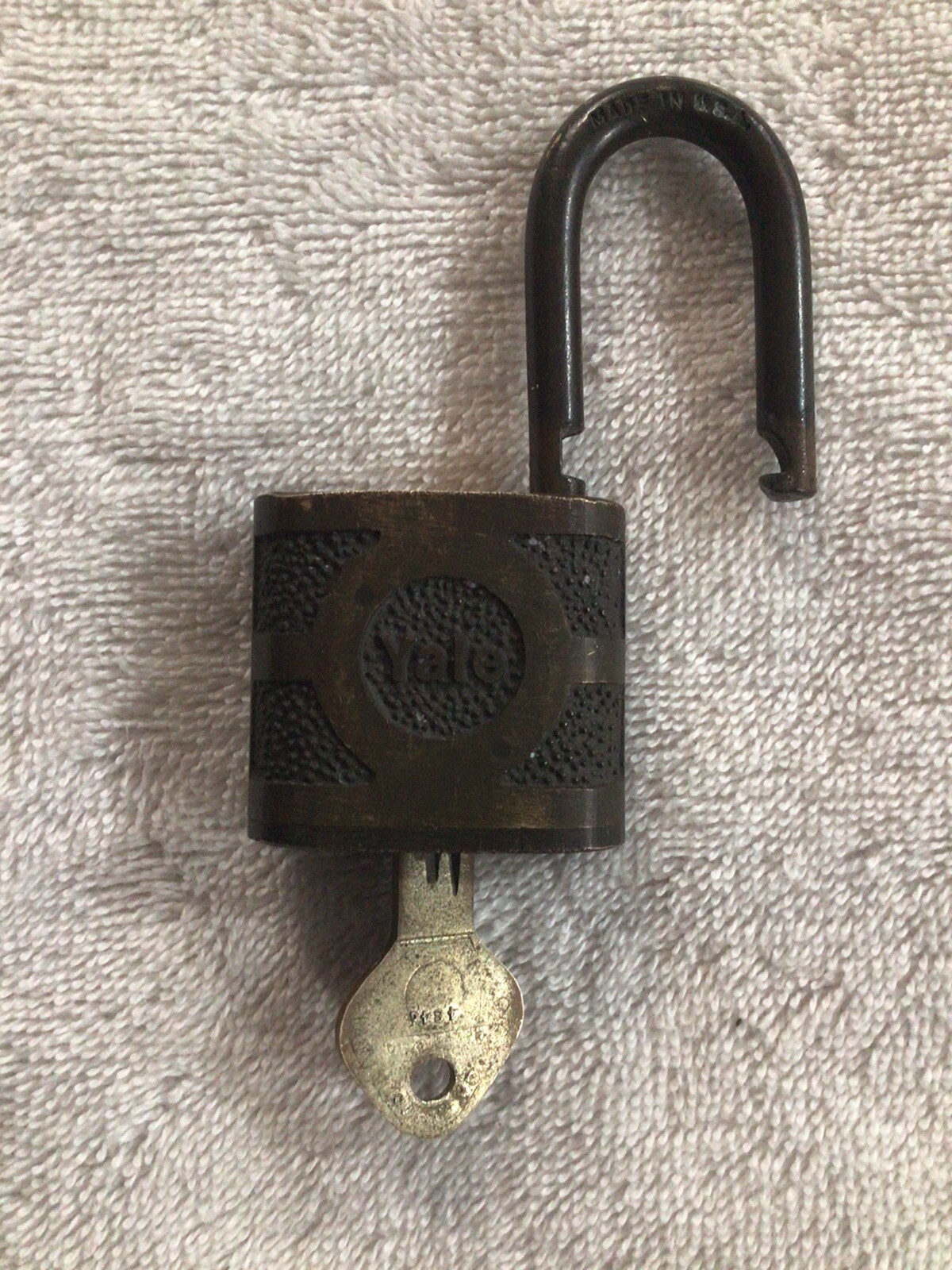 Vintage Heavy YALE Super Pin Tumbler Padlock Embossed Brass Lock with ...