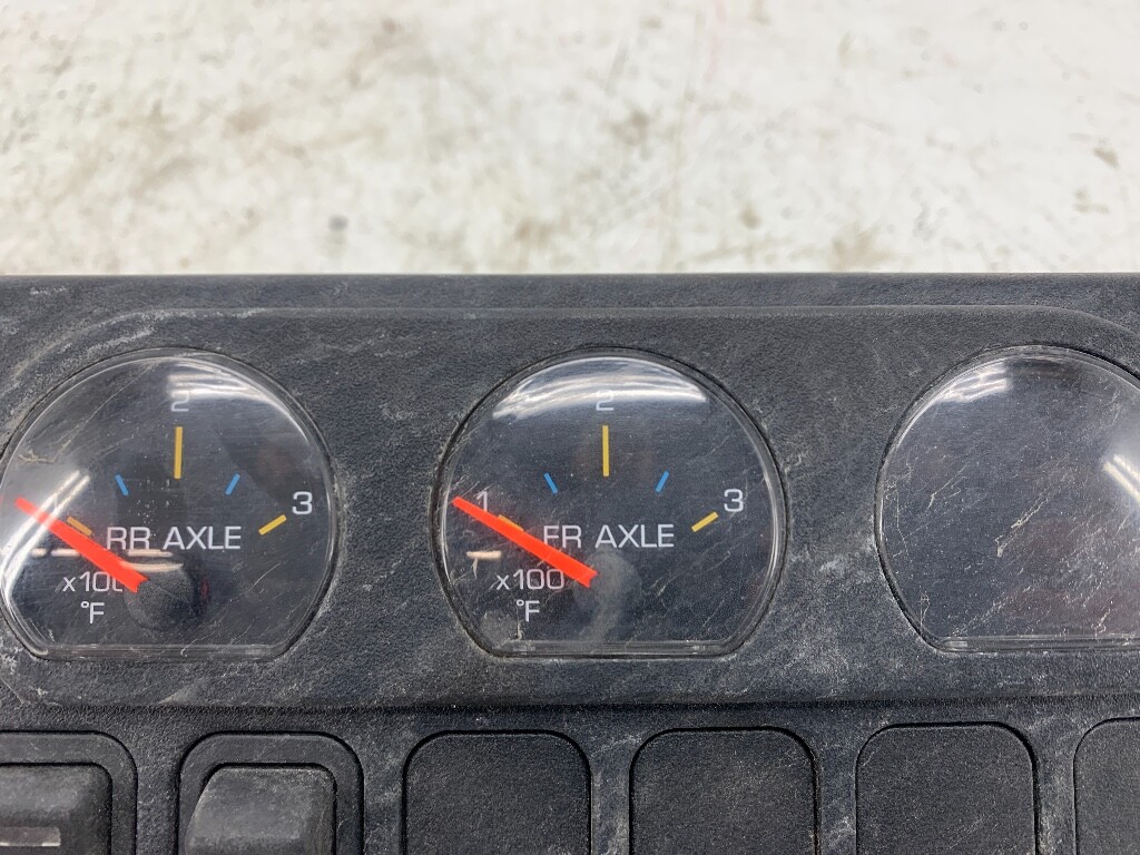 International Instrument Cluster and Rocker Switch Housing 3819136C1 | eBay