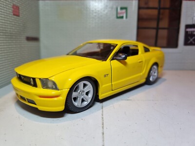 Ford Mustang GT Yellow 2006 Maisto G LGB 1:24 Diecast Detailed Model ...