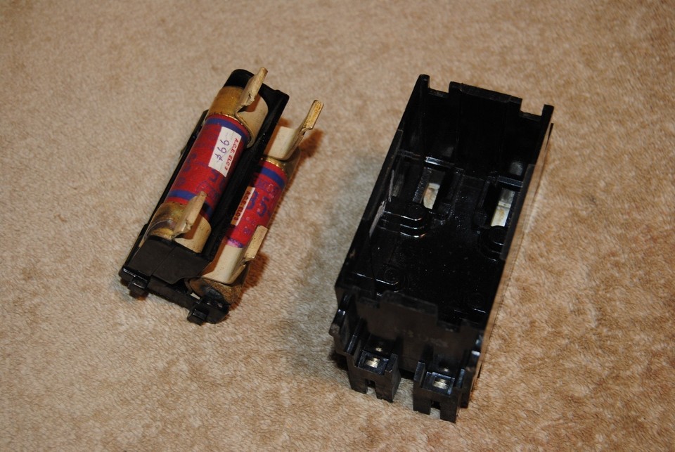 GE 60A 240V TRC-260 Fuse Holder Pull Out Fuse Block General Electric B ...