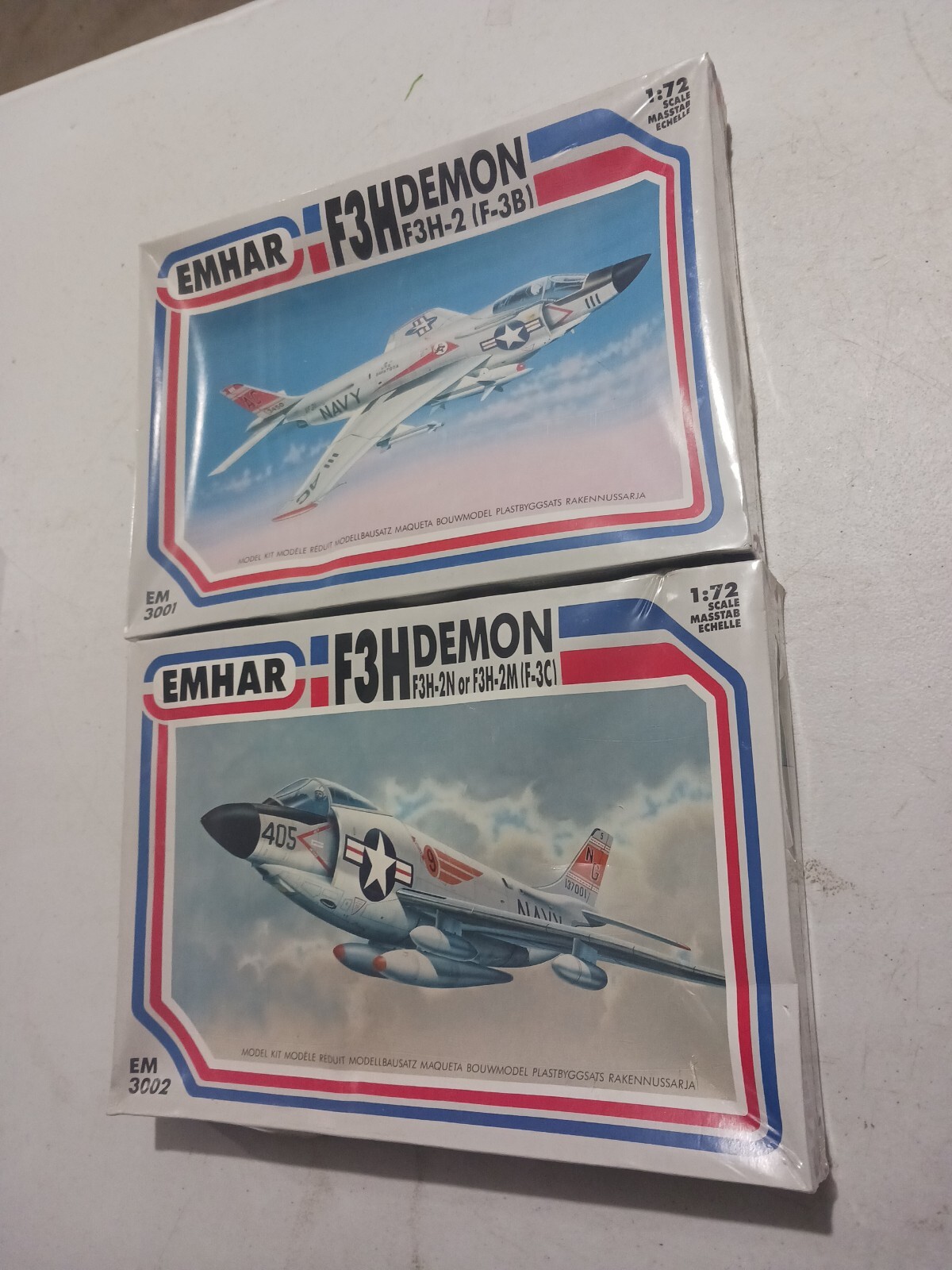Lot 685 2x Sealed 1/72 3002 Emhar F3H-2N 2M F-3C F-3b Fighter F3 DEMON ...